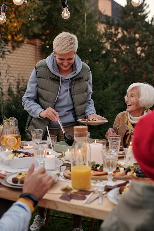 4 Tips for Hosting The Best Thanksgiving BBQ - Jen Around the World