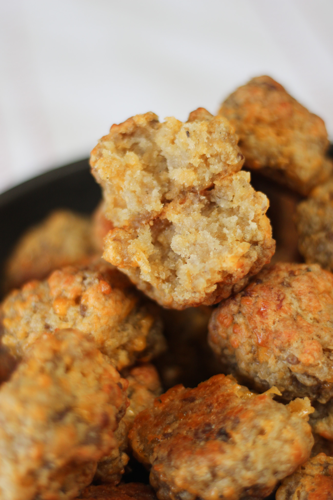 Pioneer Woman Sausage Balls- Easy Appetizer for Parties